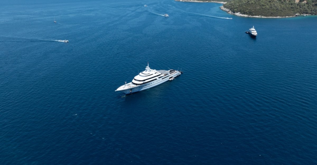 Cruising World Awaits: The Ritz-Carlton's New Ship Luminara Sets Sail ...