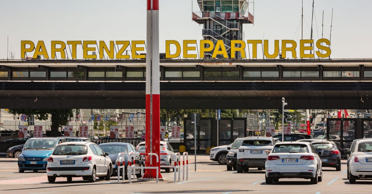 Double Strike in Italy: Trains Halt Today, Flights Affected Tomorrow ...