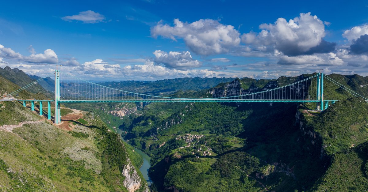 New Record in China: World's Tallest Bridge Opens, Cutting Travel Time ...
