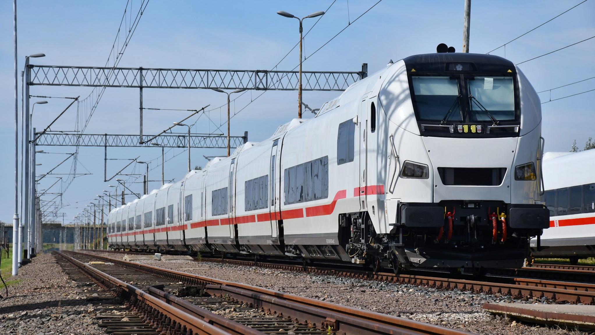 אחרי שנים של בדיקות: רכבת מהירה חדשה יוצאת לדרך באירופה במהירות של 230 ...